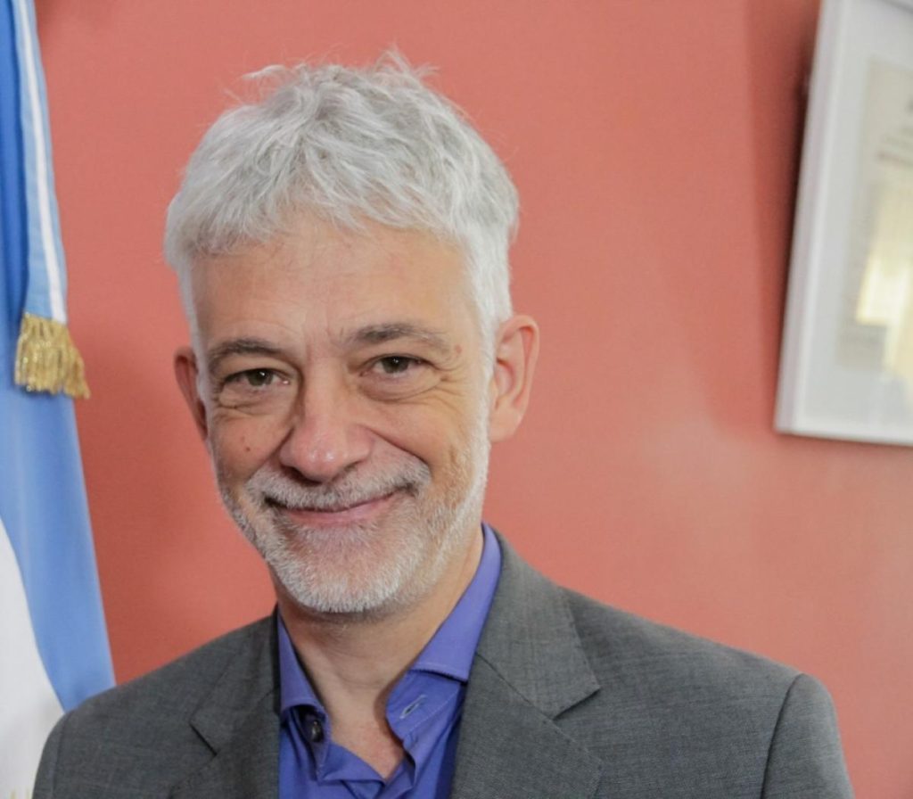 Claudio Martínez: «El rol de los medios públicos es construir ...